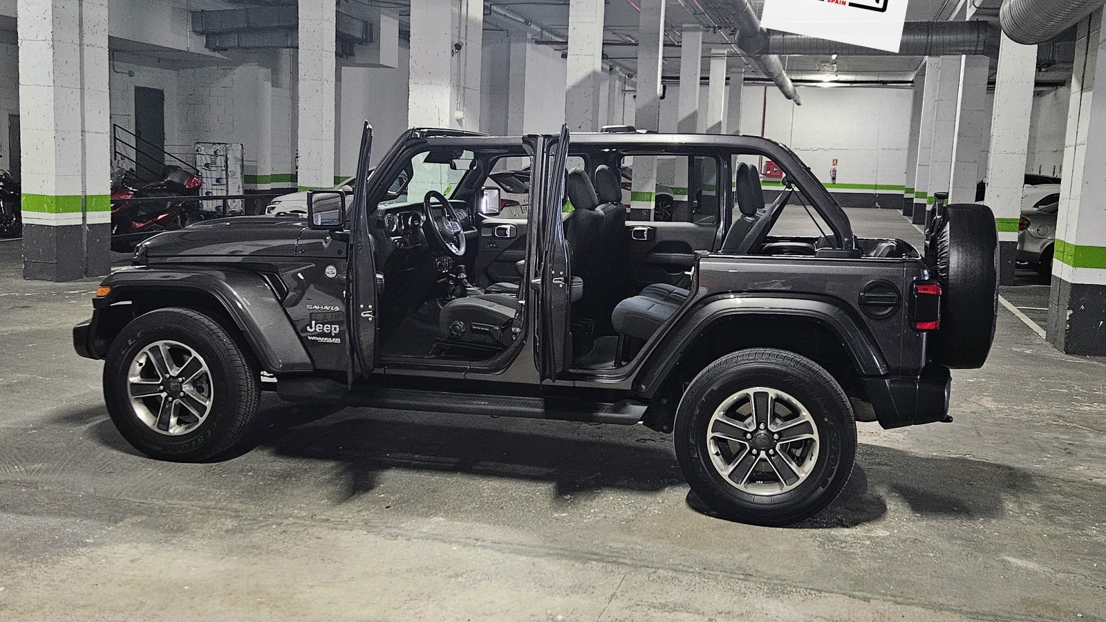 Jeep Sahara 4 Door Convertible - Rent this classic off roader Marbella ...