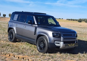 Land Rover Defender 3.0 HSE 110 - The Luxury Car Hire Club Marbella